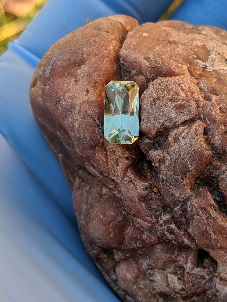 3.54ct ALL NATURAL LIME GREEN MONTANA SAPPHIRE – Blaze-N-Gems