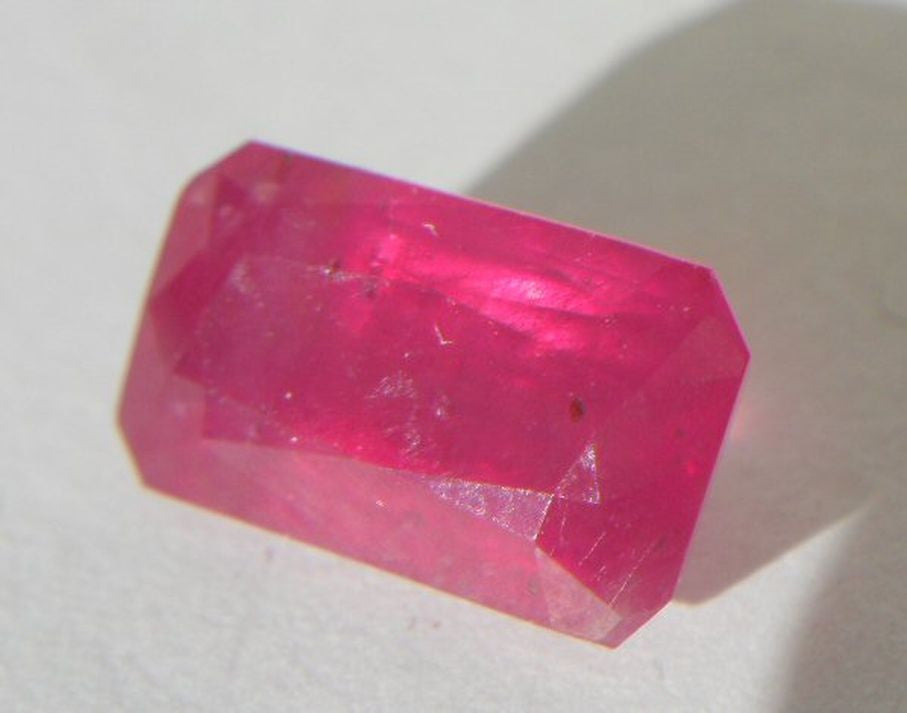 4.50CTS. BRIGHT RED MADAGASCAR RUBY – Blaze-N-Gems