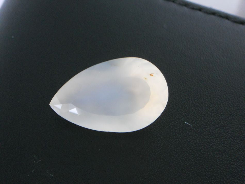 MONTANA GHOST AGATE WHITE/YELLOW GLOWING 14.21 CTS. – Blaze-N-Gems